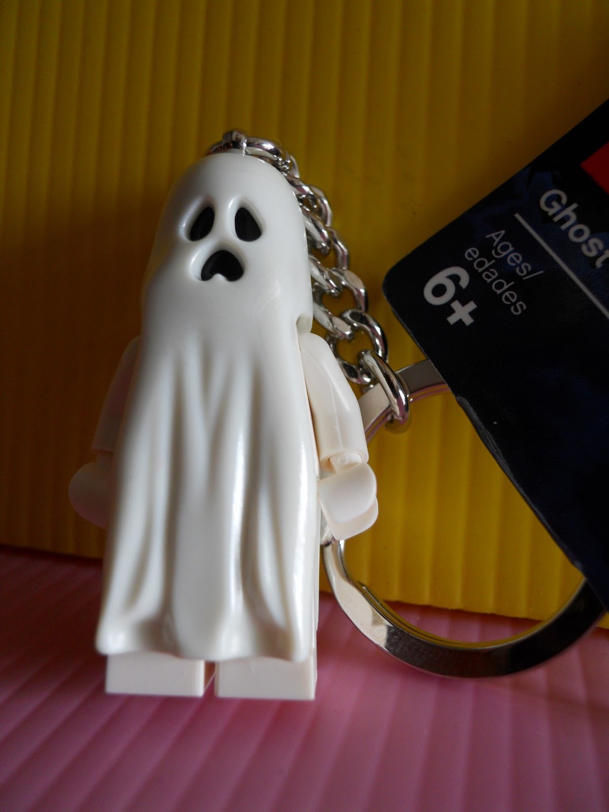 Dexters Diecasts (DexDC): LEGO Monster Fighters keychain ~ GHOST