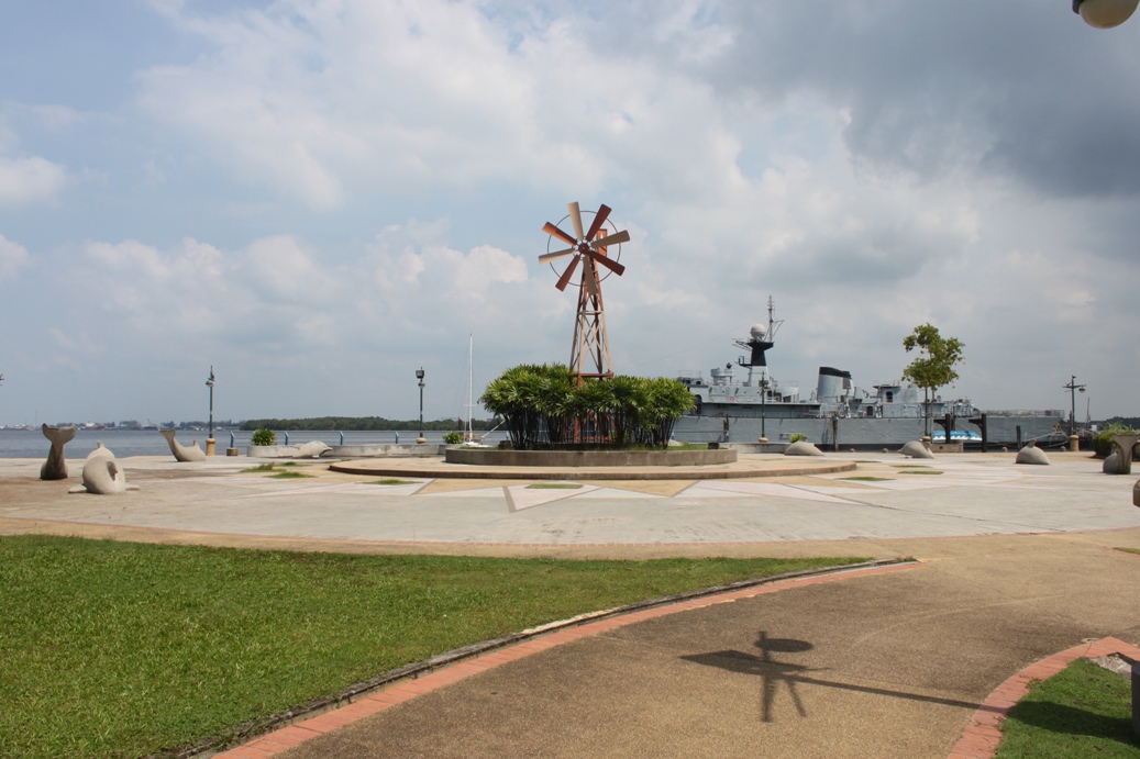 Xing Fu: MARINA WING OF LUMUT WATERFRONT