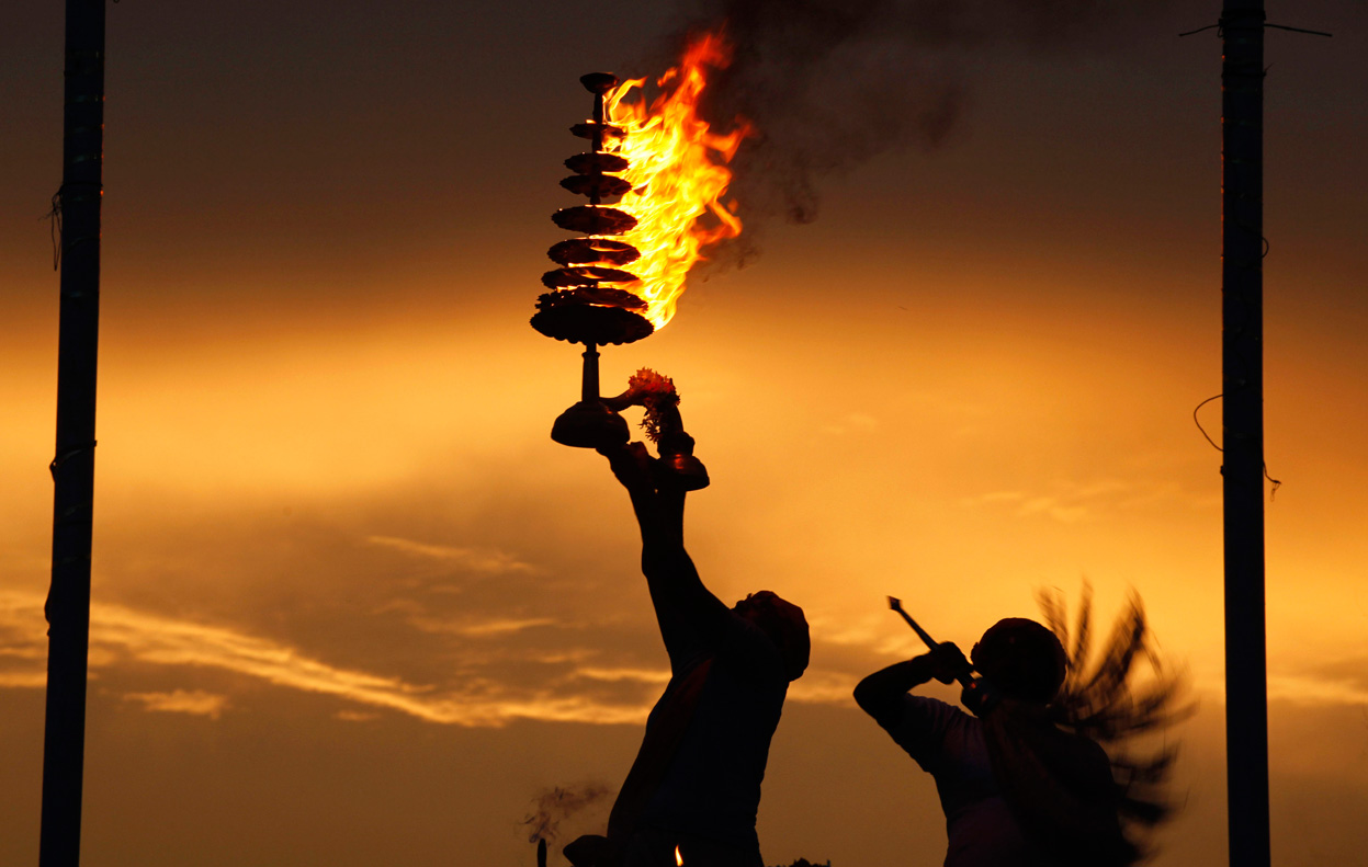 Legacy of Wisdom: Why do we do aarati?