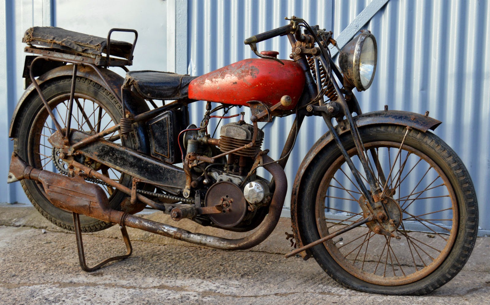 Motorcycle Restoration Projects UK: MOTOBECANE B3 250cc 1930