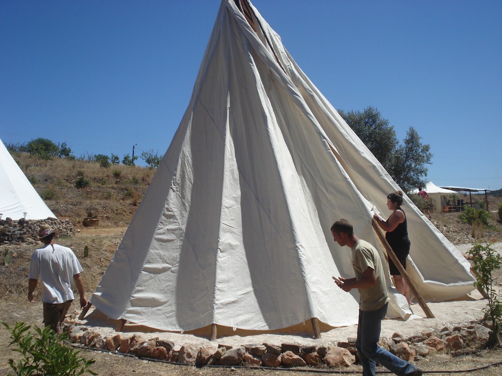 Tipi Algarve: How to build a Tipi