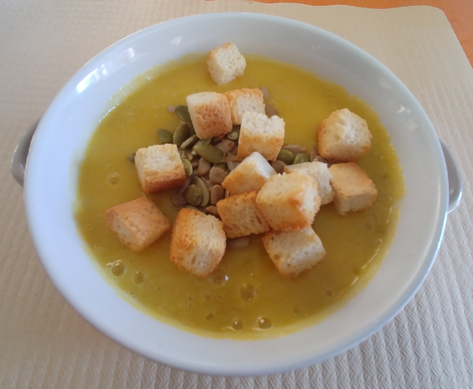 katablok: Dinar amb música?