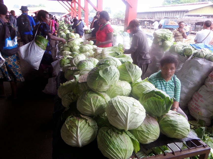 Malum Nalu: Lae Main Market - all the food that's good to eat