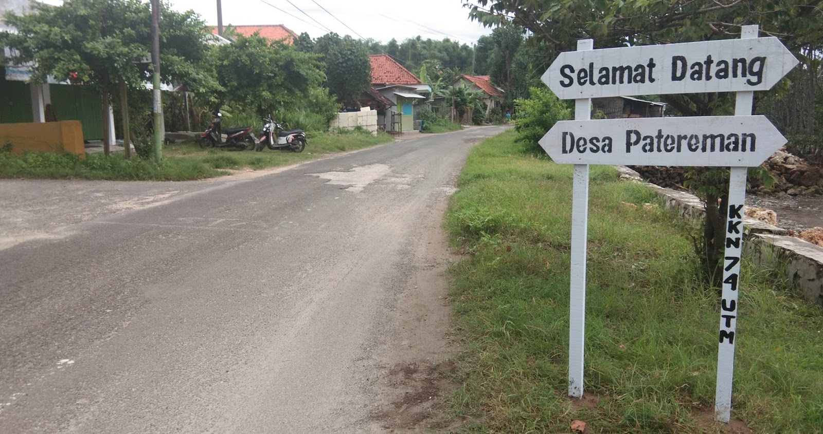 Pembuatan Dan Pemansangan Plang "Selamat Datang" di Desa Patereman ...