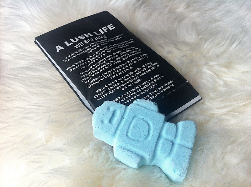 Birds Words | Beauty, Fashion, Lifestyle: Lush 'Ickle Baby Bot' Bath Bomb