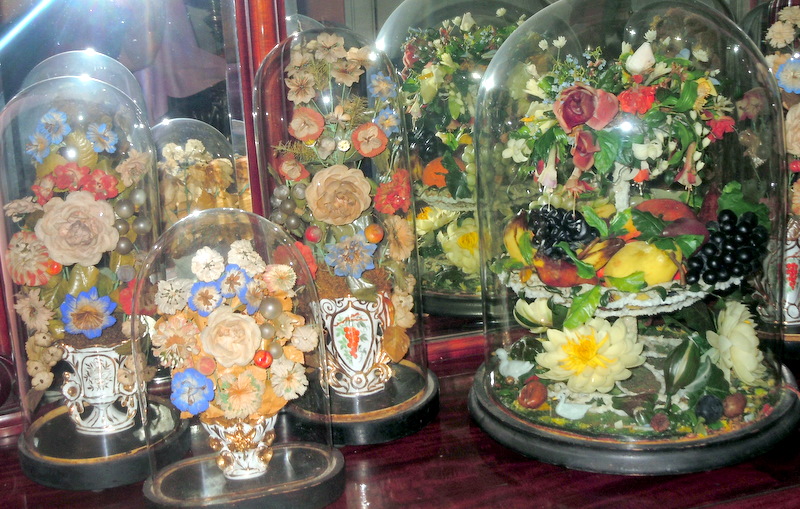 My Old Historic House: PARLOR DOMES a Different Kind of Flower Arranging.