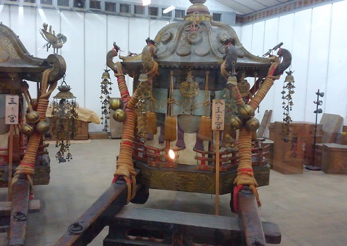 Explore Inside Japan: Armed priests