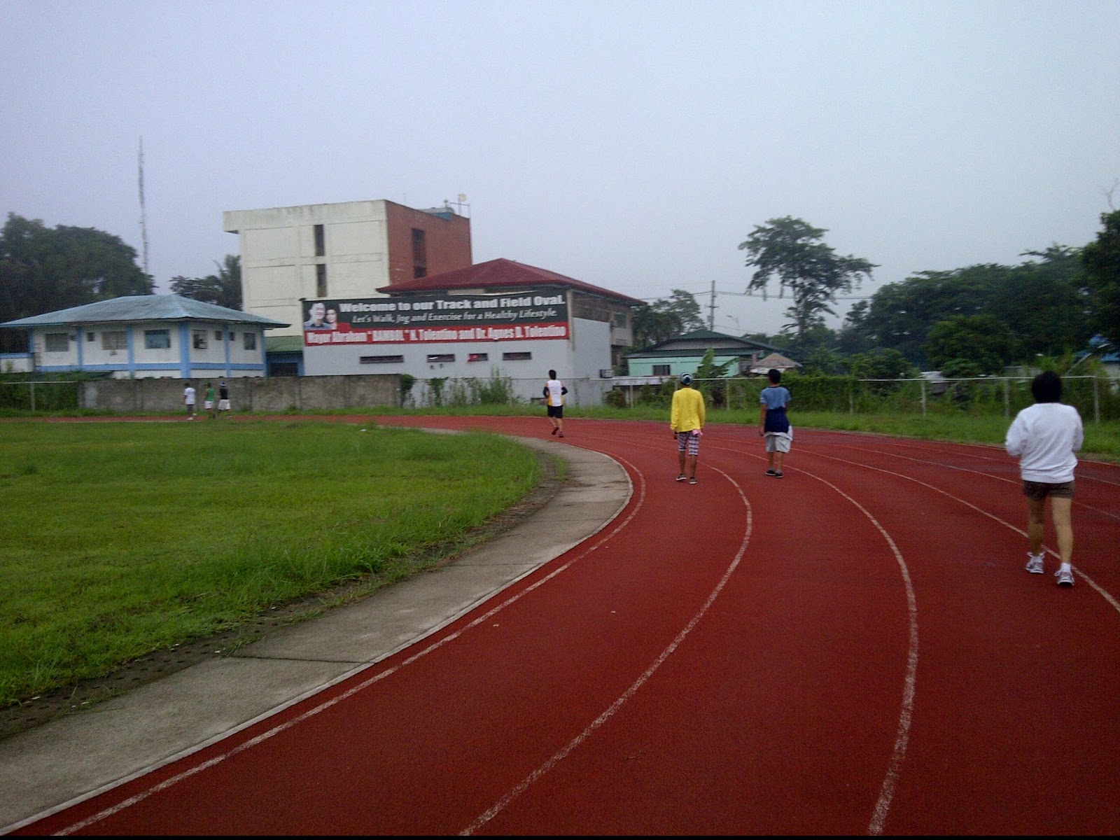 Bicolano Penguin: COOL RUNNING IN TAGAYTAY
