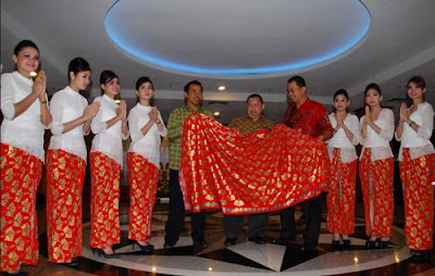 15+ Baju Pramugari Batik Air nan Elegan | Model Baju Batik Kantor