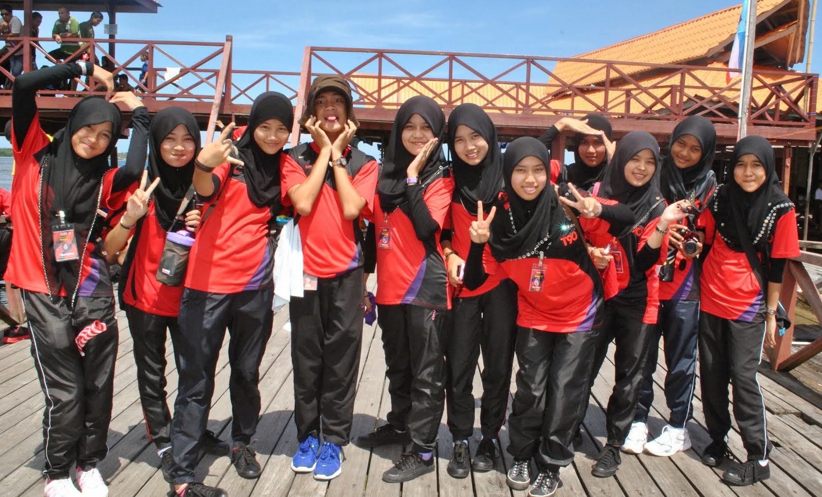 SMK.BALUNG TAWAU SCHOOL ACCESS CENTRE: Biodata Pengawas Pusat Akses