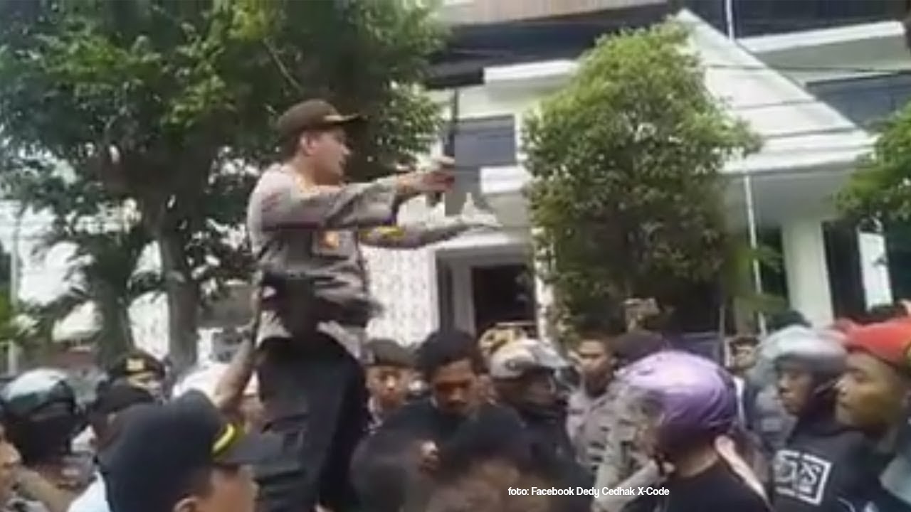 Beredar Video Viral Aksi Kapolresta Yogyakarta Menenangkan Massa Beredar Video Viral Aksi Kapolresta Yogyakarta Menenangkan Massa