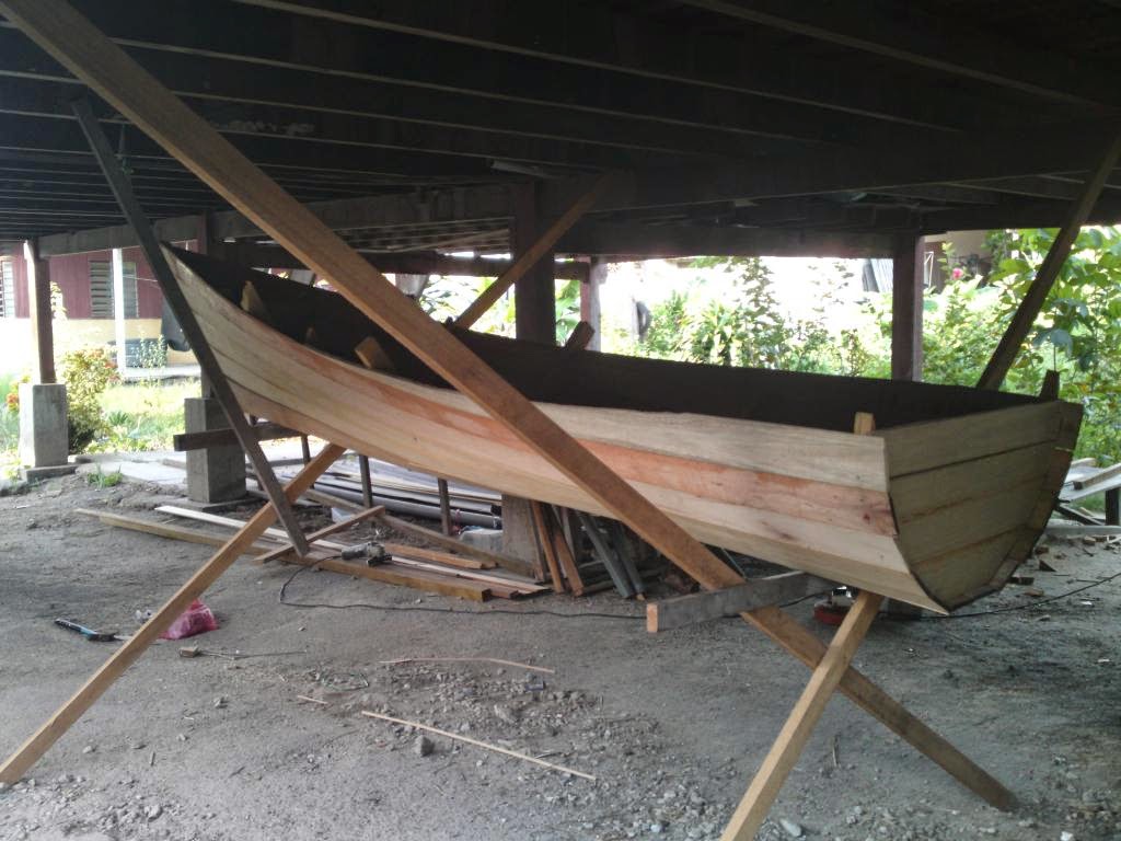 Jom Mancing Bersama Di Port Klang: Sampan Kayu akhirnya berjaya disiapkan.