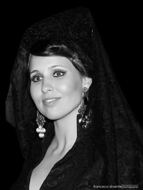 Ana Caro's Instagram, Twitter & Facebook on IDCrawl