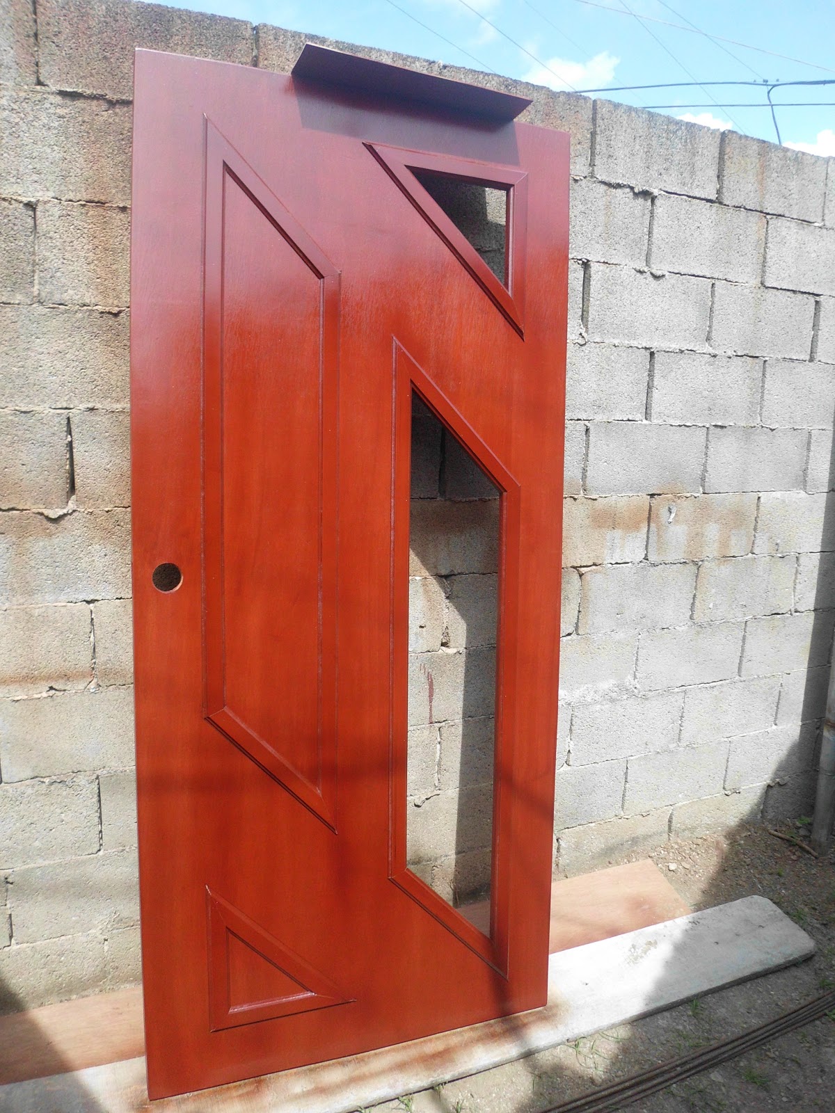 Mis trabajos en madera: Puerta entamborada con avertura para vidrio