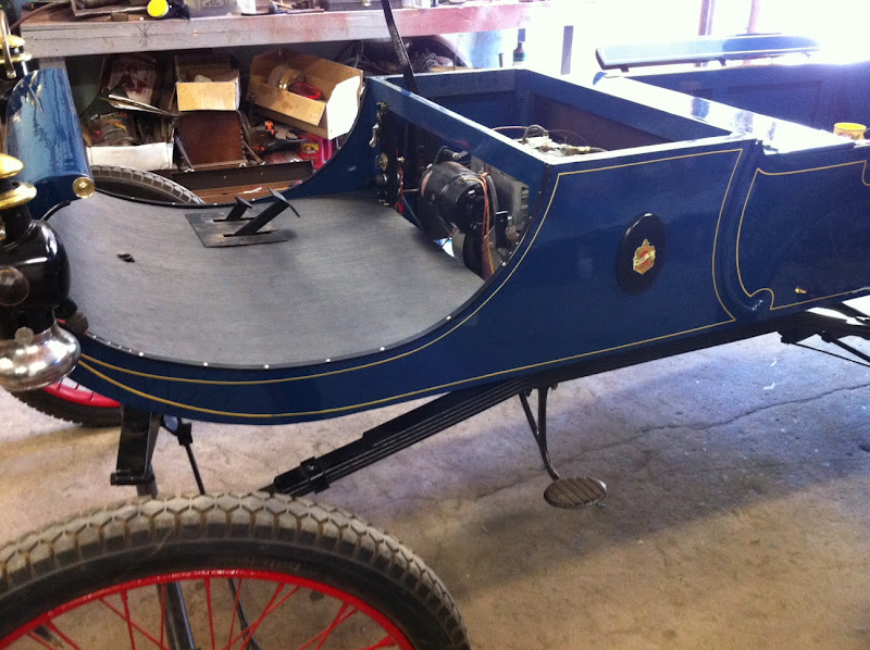 Lucky B Design: 1901 Oldsmobile "Curved Dash"