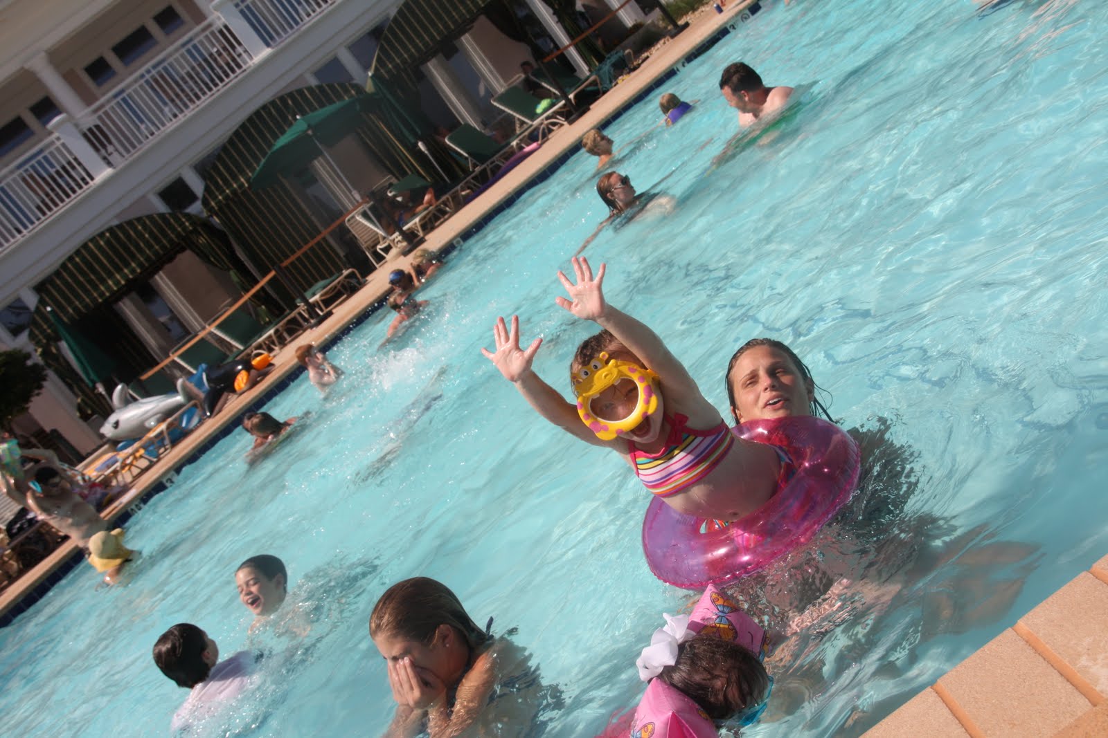 Mojoy: At the center pool.