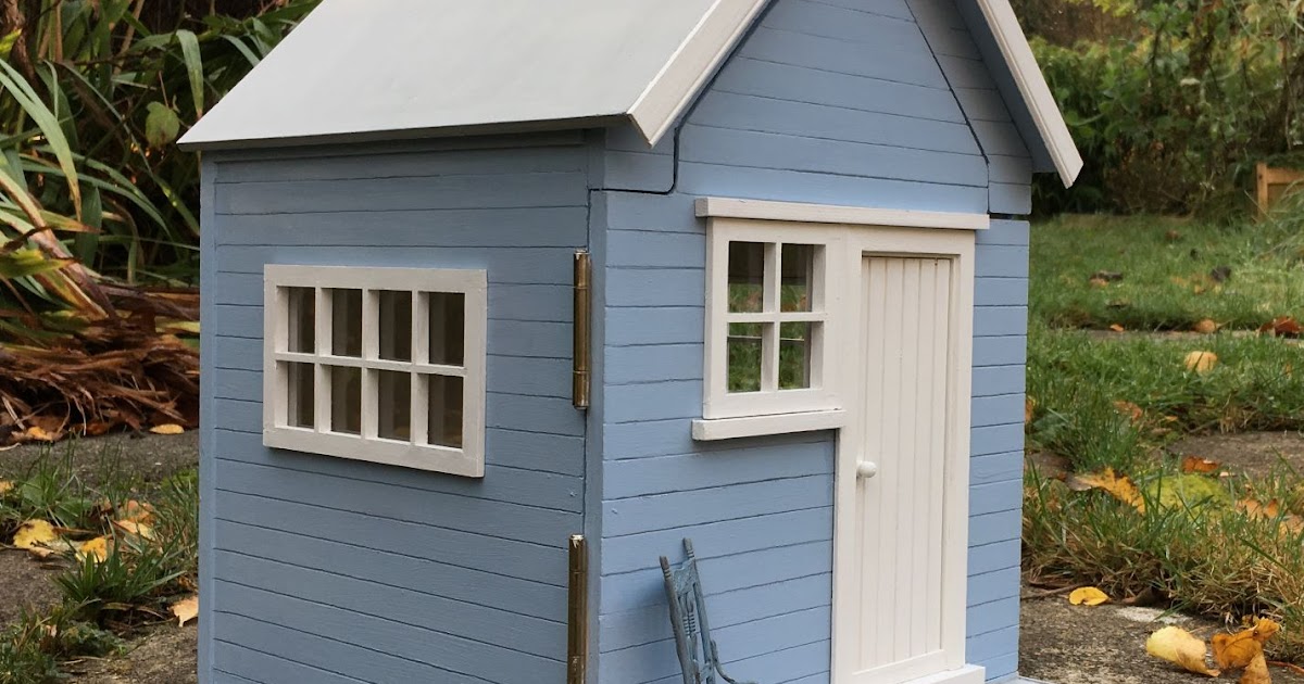 Julie's dolls house blog: 1/12th Scale Beach Hut