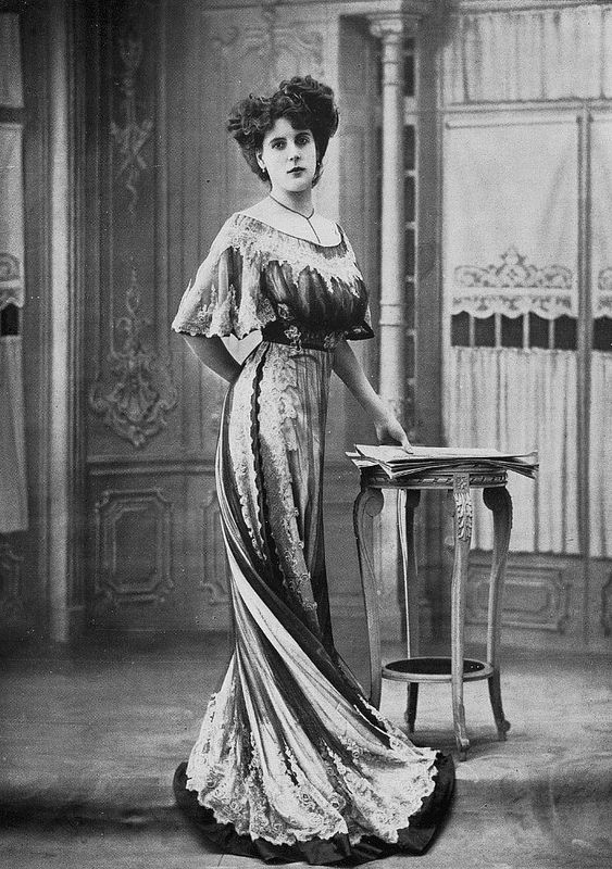 VINTAGE PHOTOGRAPHY: Fashion 1908