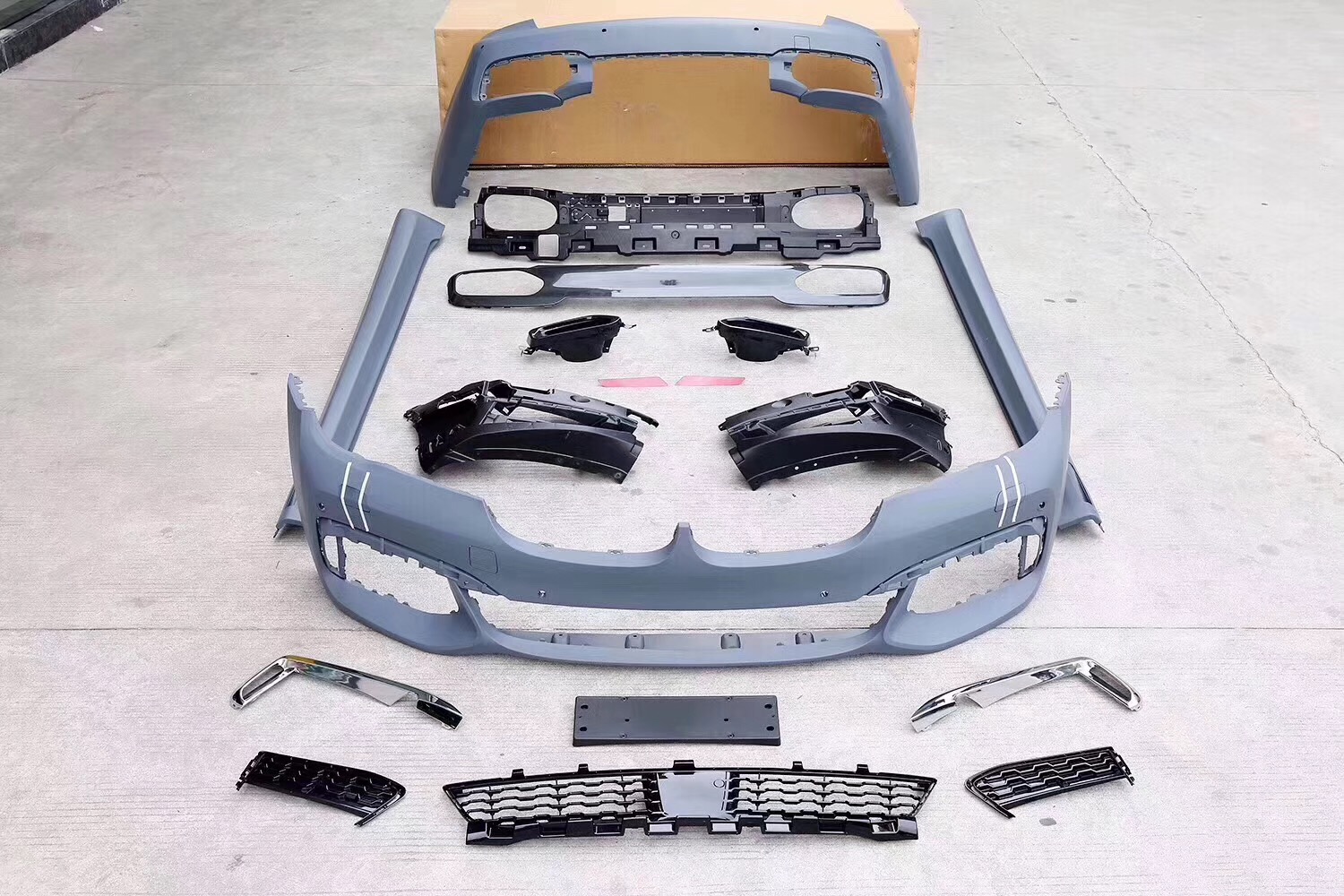 LCK Car accessories: M760i Style Body Kit For BMW New Series 7
