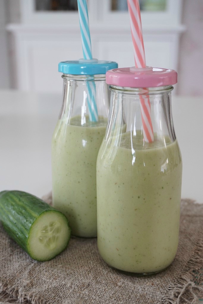 Värskendav avokaado-kurgi-banaani smuuti