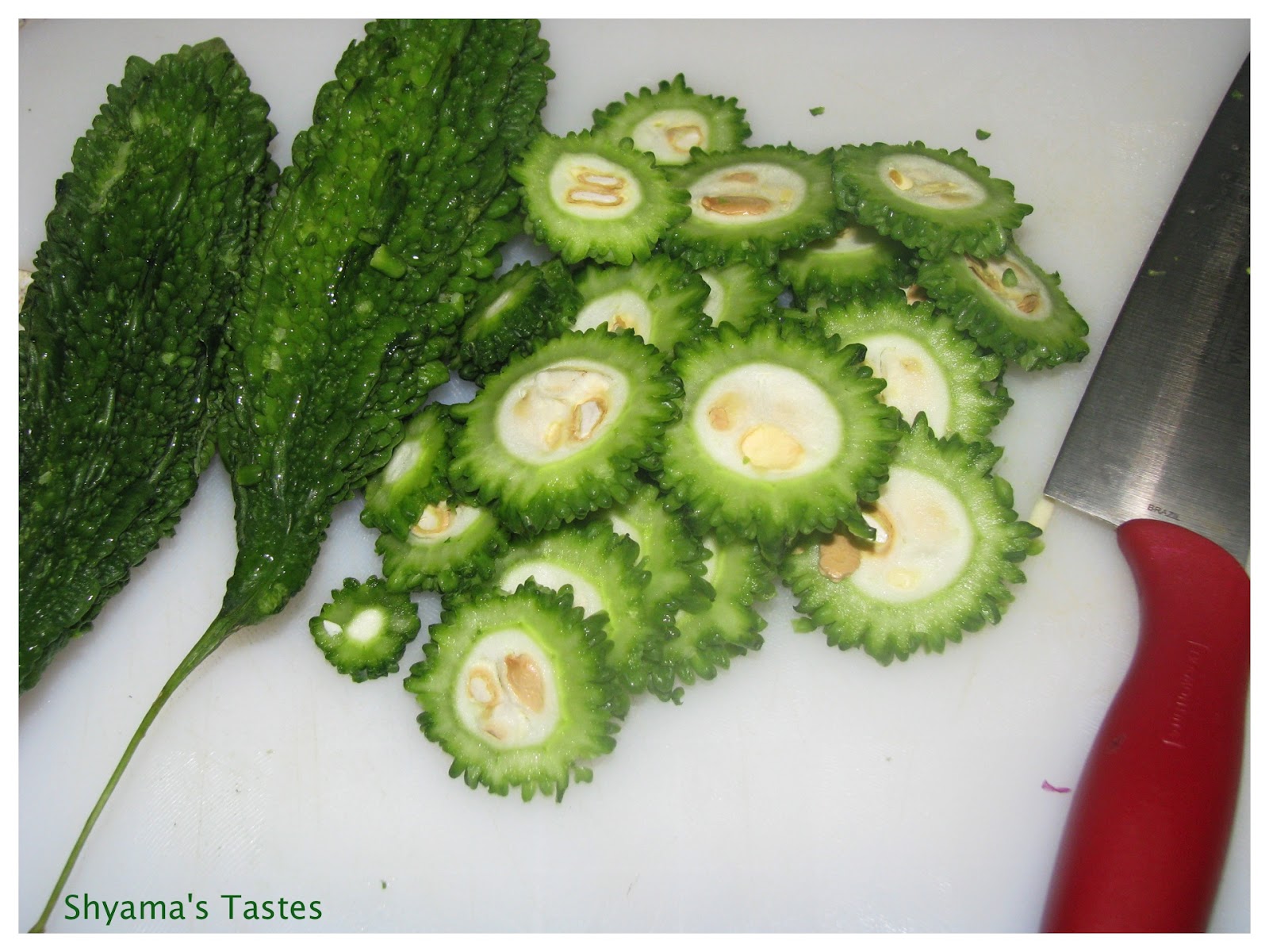 Shyama's Tastes: Pavakka Dry Fry/Bitter Gourd Dry Fry(long term use)