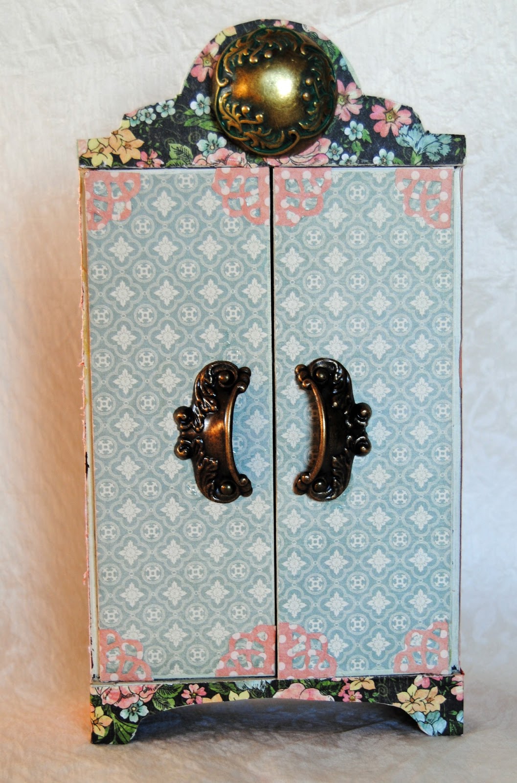 Papercraft Pleasures (my personal blog)