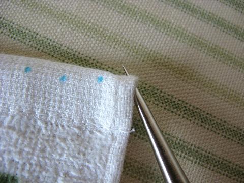 Miss Abigail's Hope Chest: Tutorial - Easy Zig-Zag Crocheted Edging