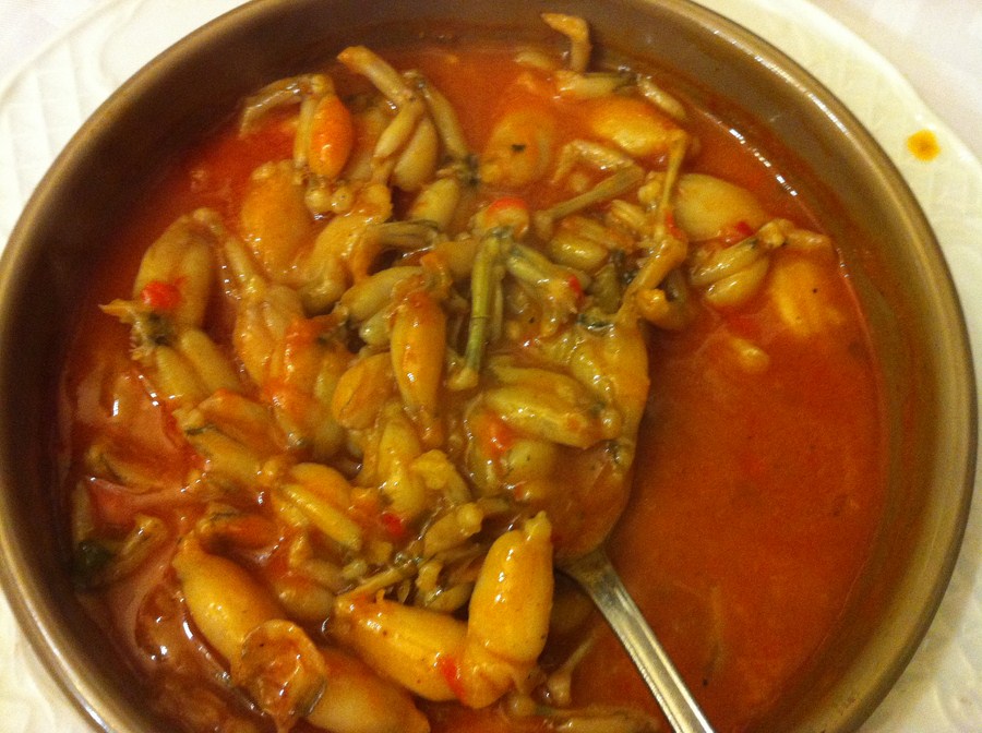 LA GASTROWEB: ANCAS DE RANA A LA BAÑEZANA - La Bañeza-(León)