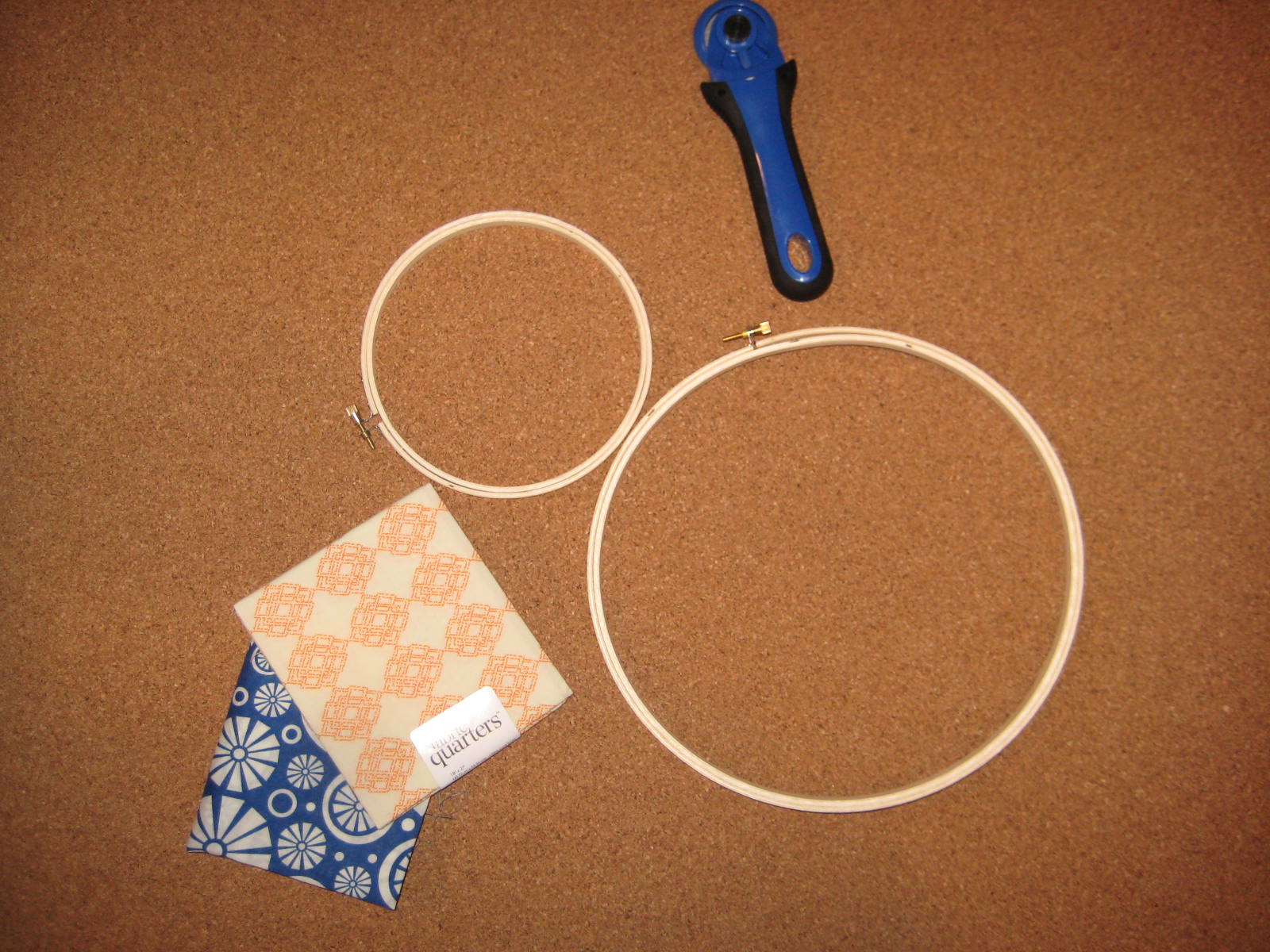 sadie + stella: S+S DIY: Embroidery Hoop Bulletin Board