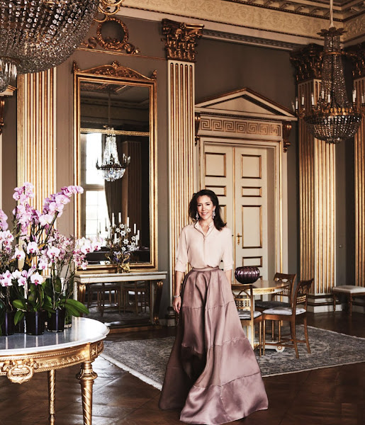 Crown Princess Mary is on the cover of Vogue Australia