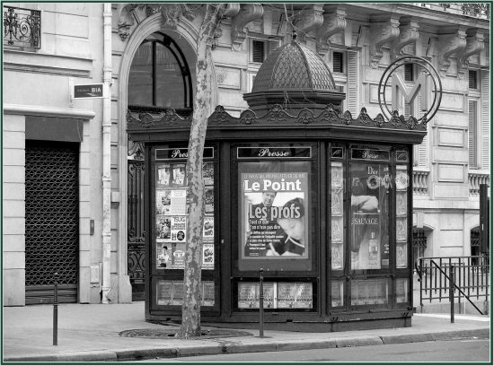 Mademoiselle SanDRillana: Un petit tour au kiosque