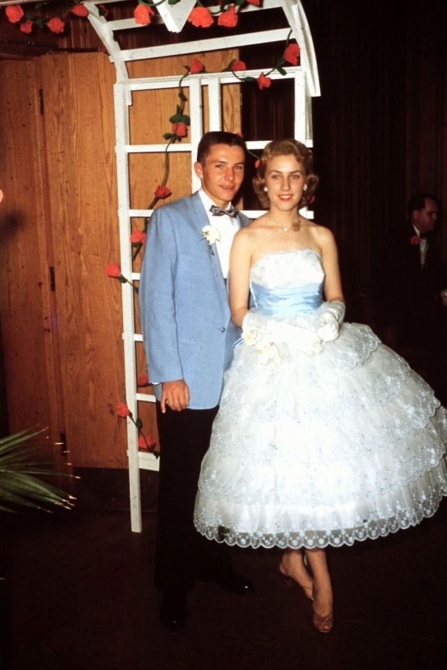 Glamorous Photos That Defined Prom Dresses Through the Years of the ...
