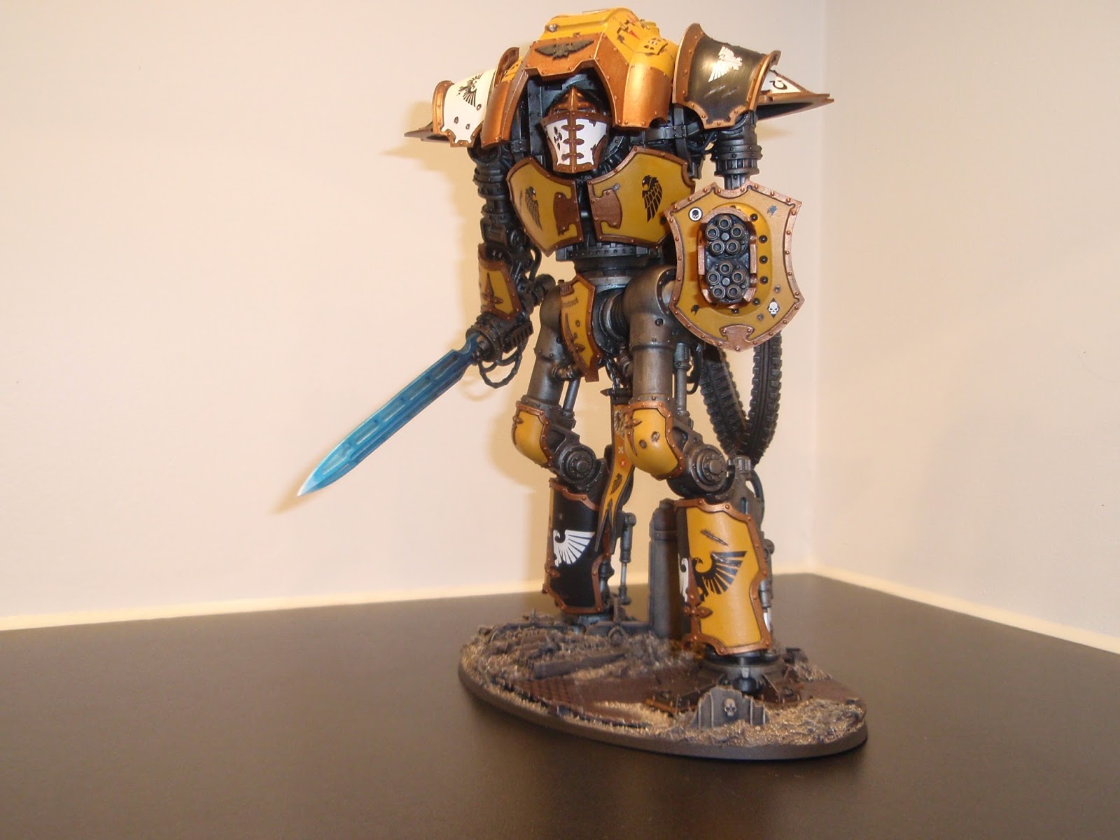 Team StormBolter: Cerastus Knight Castigator - House Hawkshroud