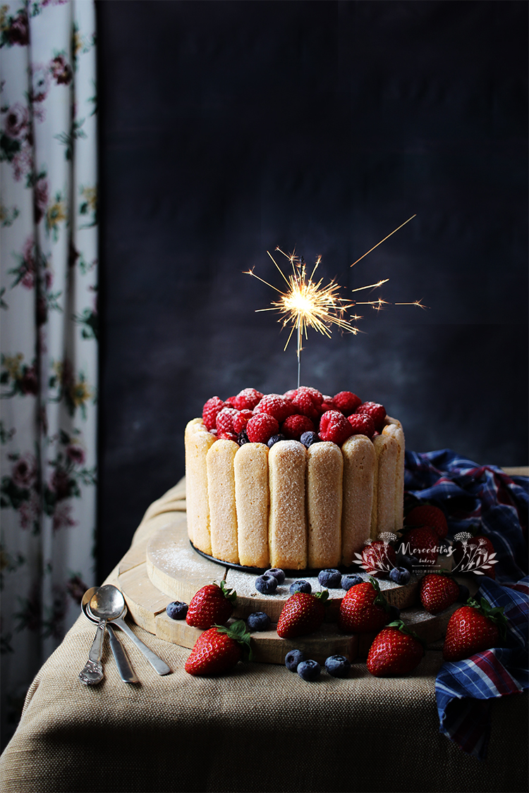 Merceditas Bakery: Charlota de Petit Suisse de fresa casero