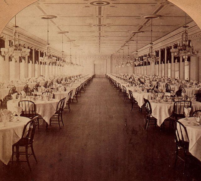 26 Amazing Photos That Show Dining Halls of American Hotels in the ...