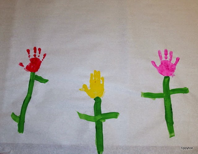 Tippytoe Crafts: Handprint Flower Garden