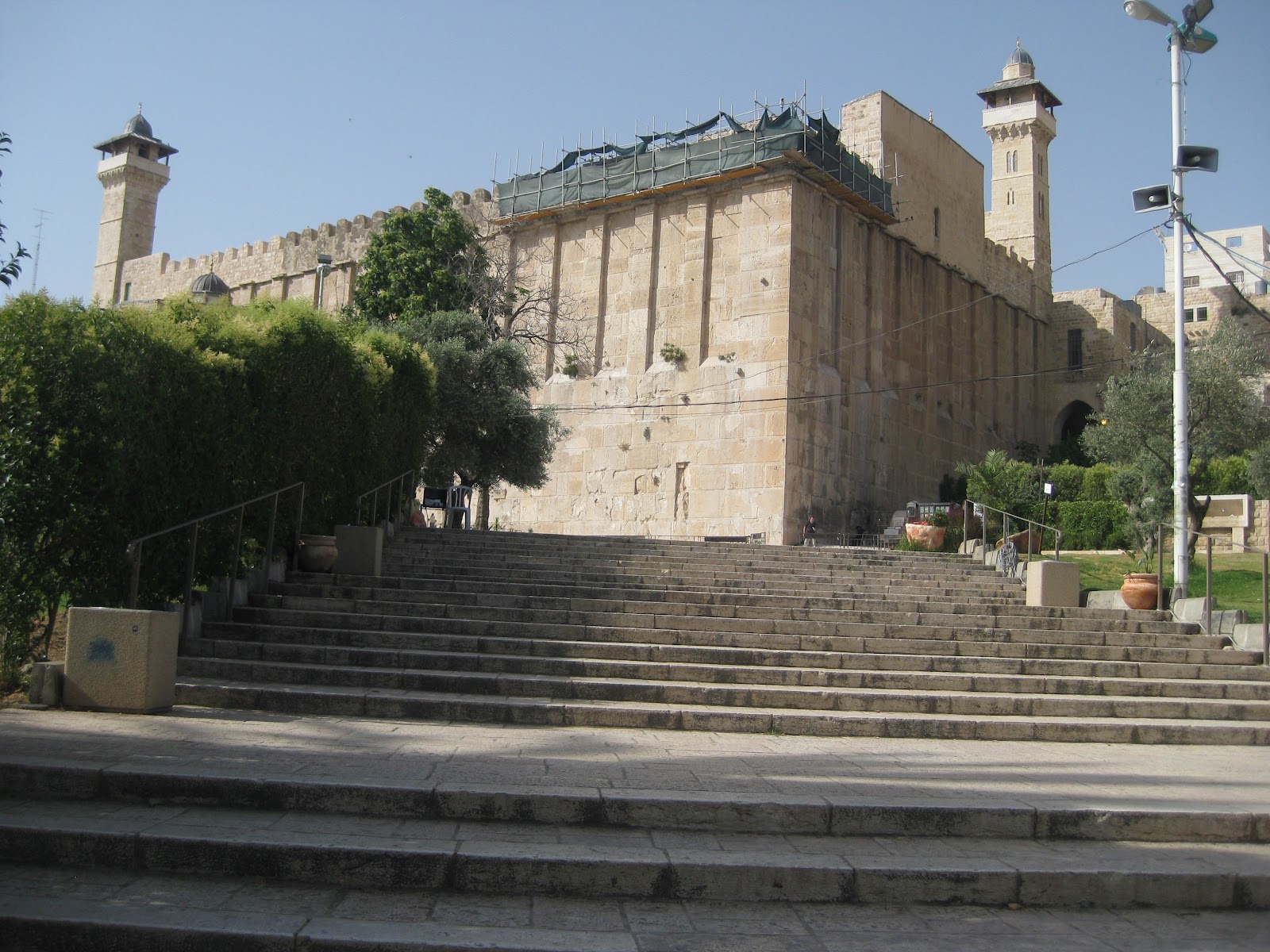 Path of Yeshua: Hebron, West Bank: Ibrahim (Abraham) Mosque - Tombs of ...