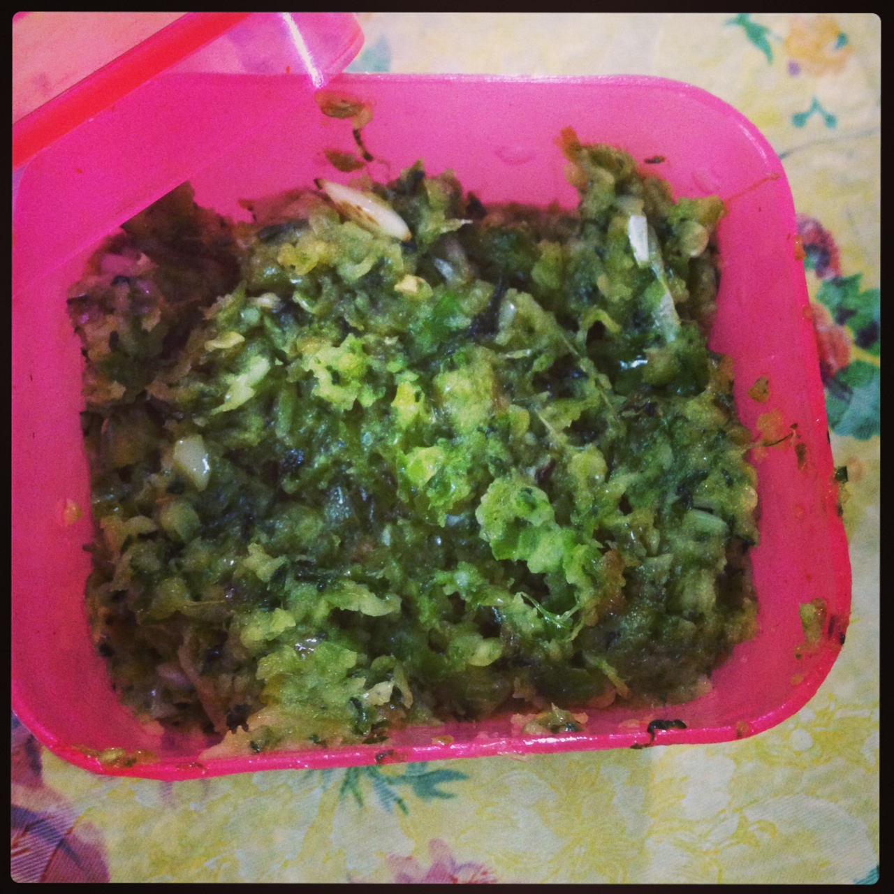 What's Cooking!!: Lasun Mirchi thecha (garlic & green chilli chutney)