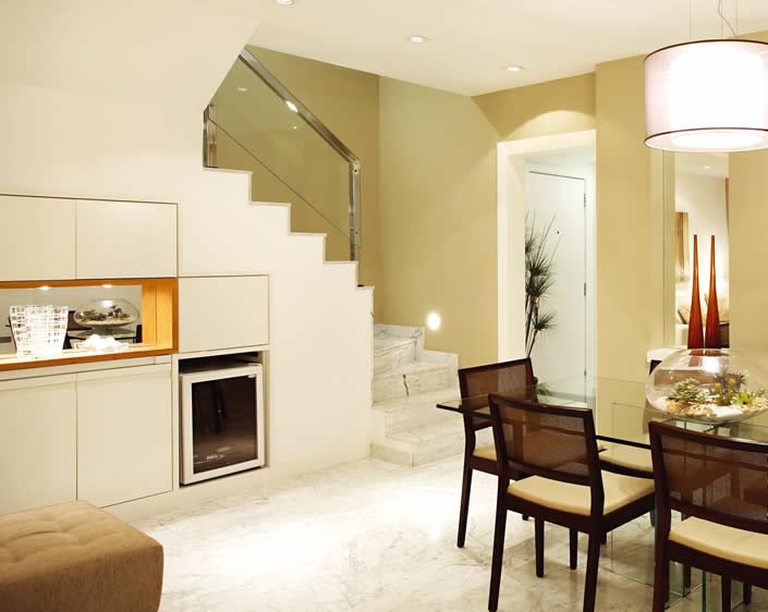 Construindo Minha Casa Clean: Bar Embaixo da Escada - Veja Dicas e Ideias!