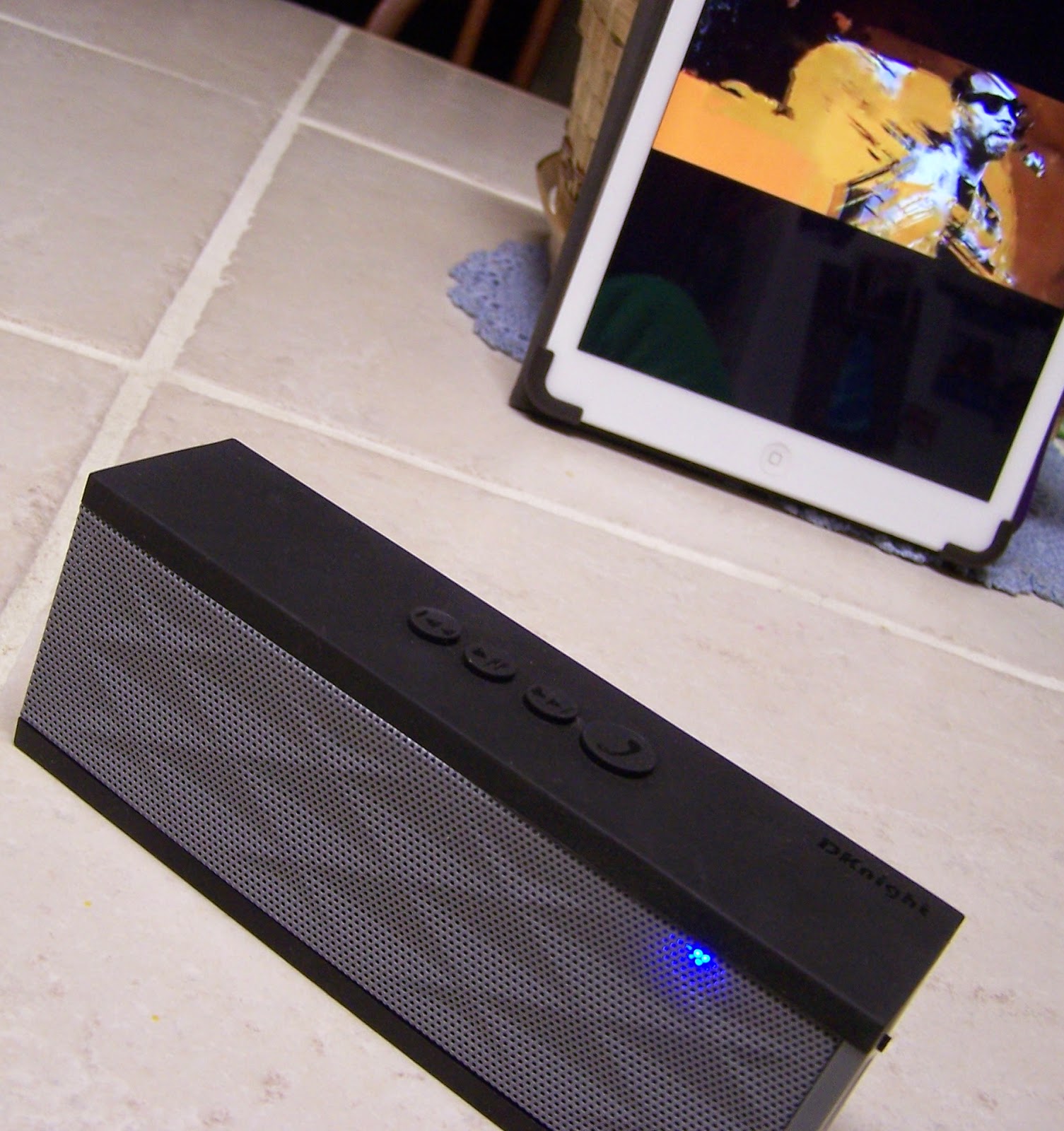 WhatRinaLoves: DKnight Magicbox Ultra-Portable Wireless Bluetooth ...