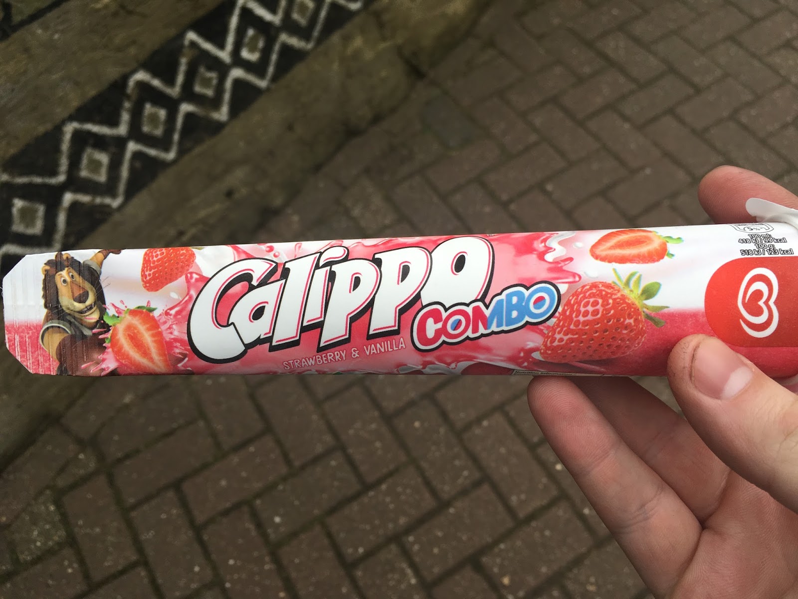A Review A Day: Today's Review: Calippo Combo Strawberry & Vanilla