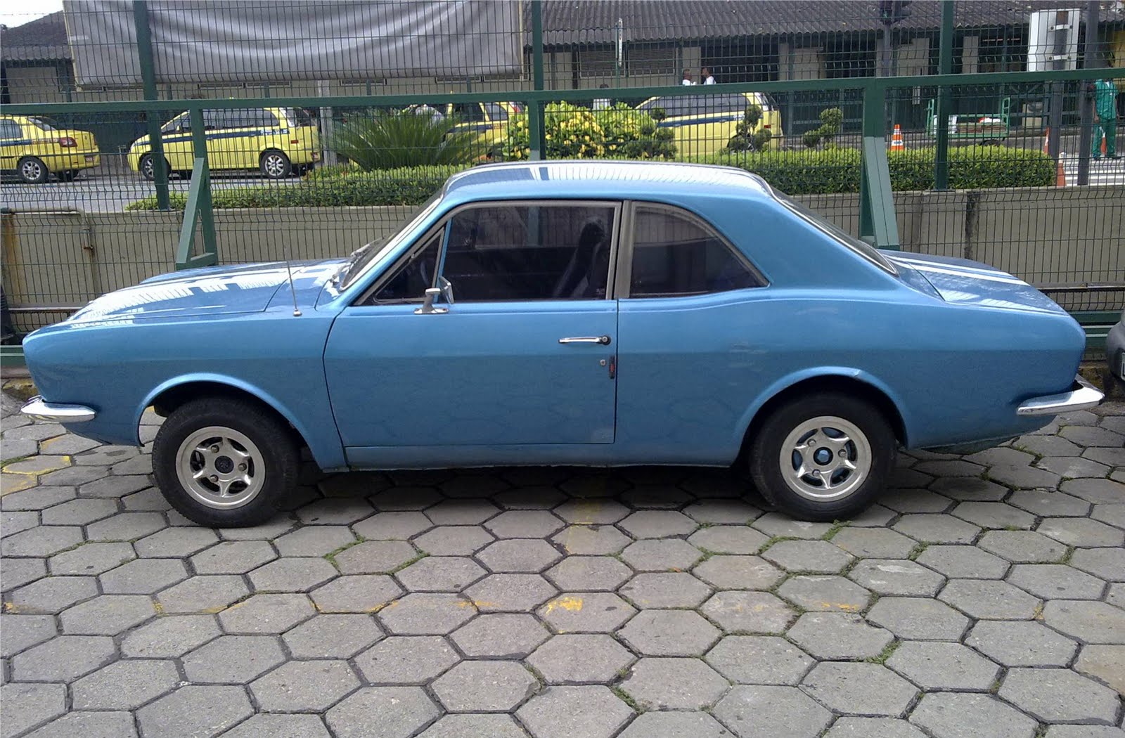 Registros Automotivos do Cotidiano: Ford Corcel I 1976