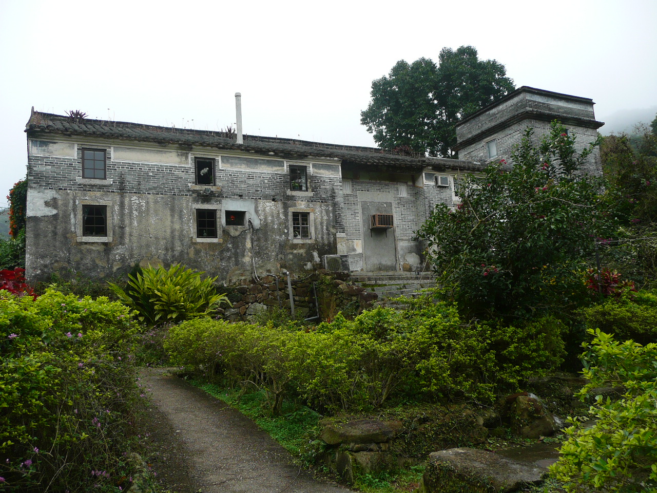 WEBS OF SIGNIFICANCE: To Pak Sha O and a satisfying hike's end (Photo ...