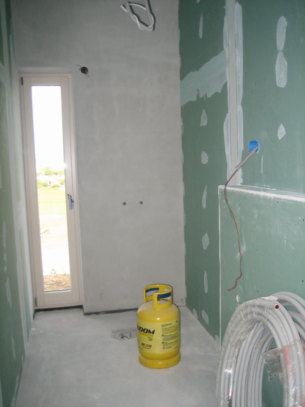 Naša mala Hiška: Knauf stene in kitanje