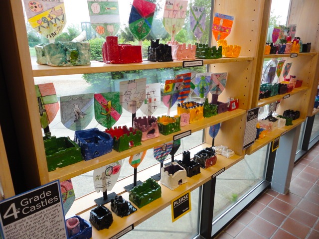 Thomas Elementary Art: Clay Castles with Coat of Arms by 4th Grade