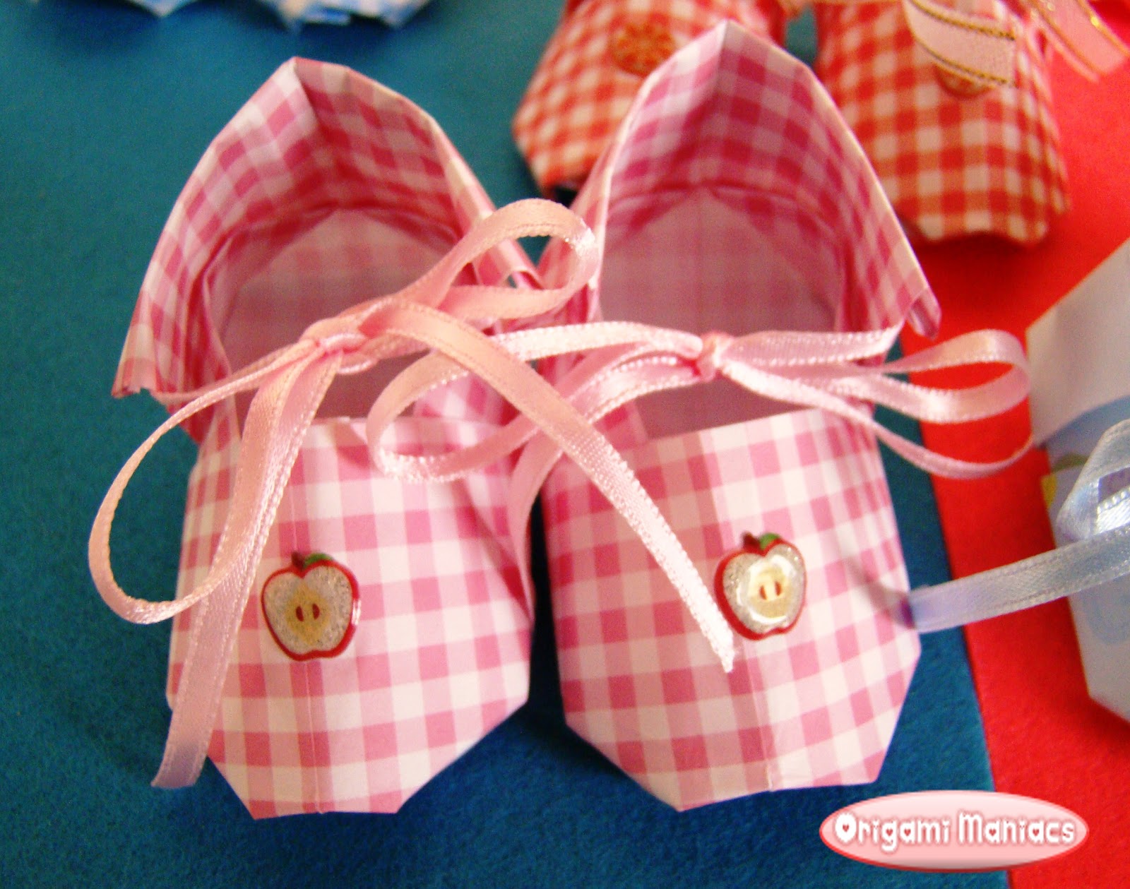 Origami Maniacs: Origami Baby Shoes