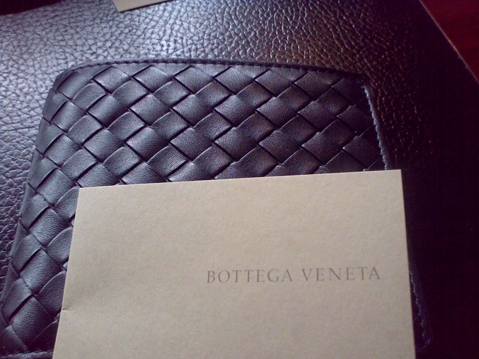 theQB Page: BOTTEGA VENETA MENS INTRECCIATO WALLET REVIEW