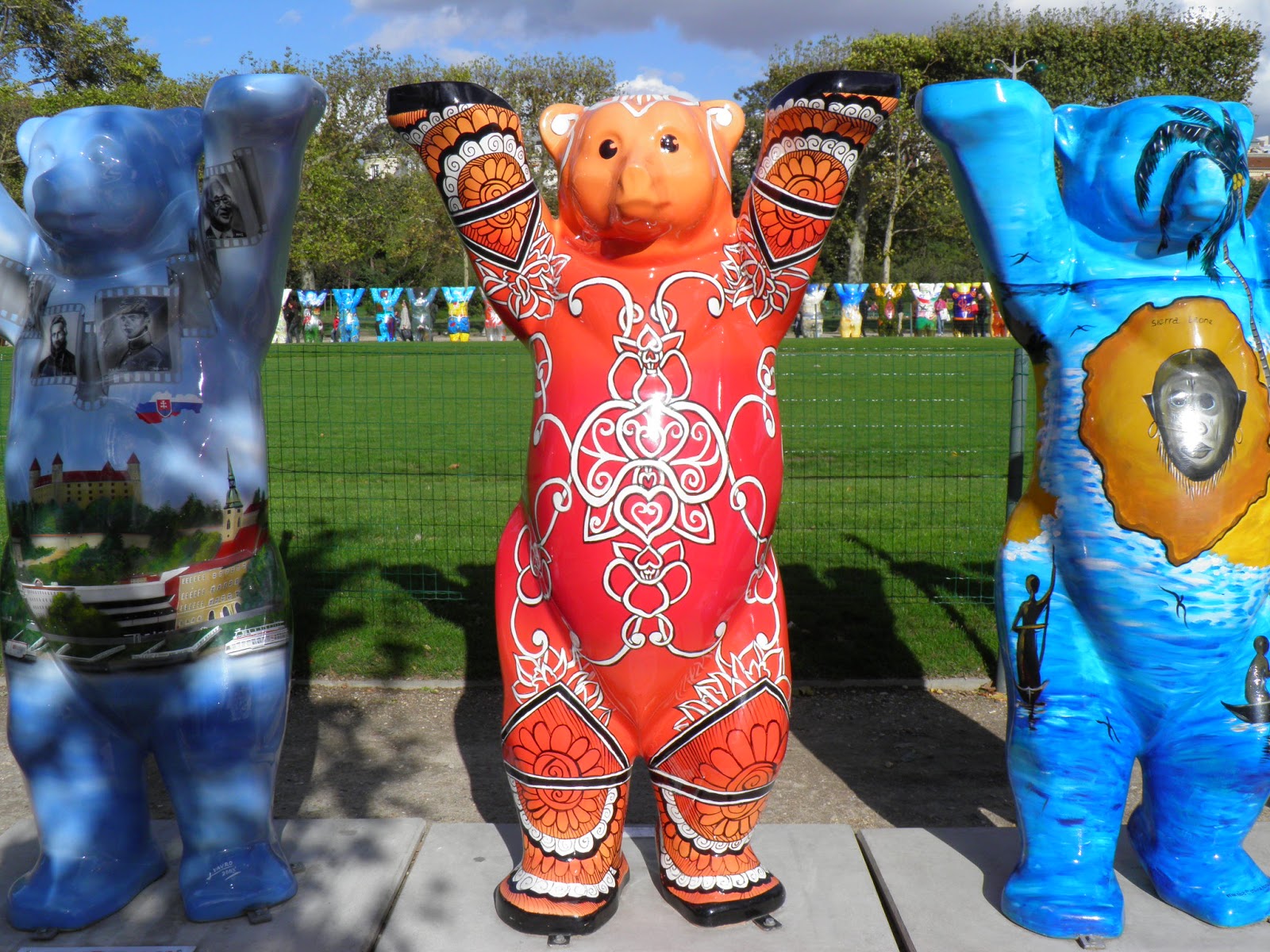 The United Buddy Bears - Parisian touch