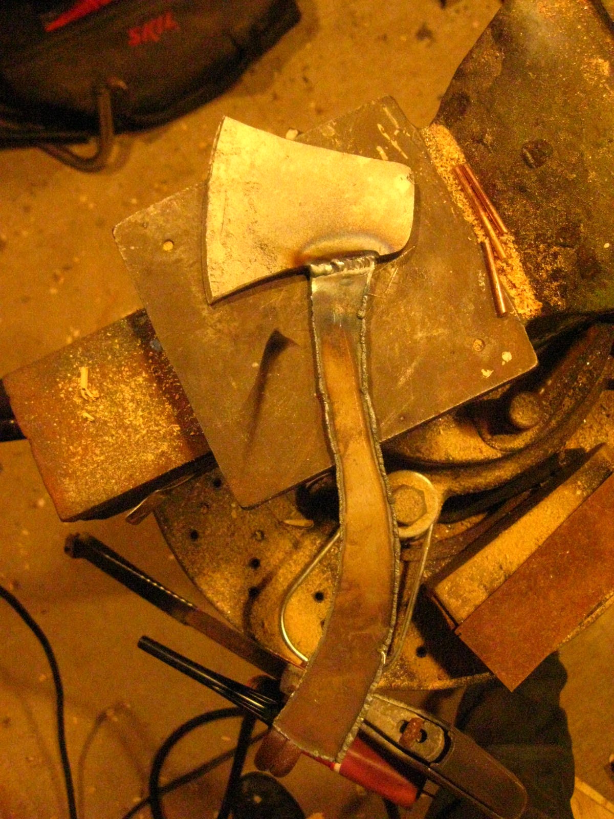 thatcher: one hand hatchet