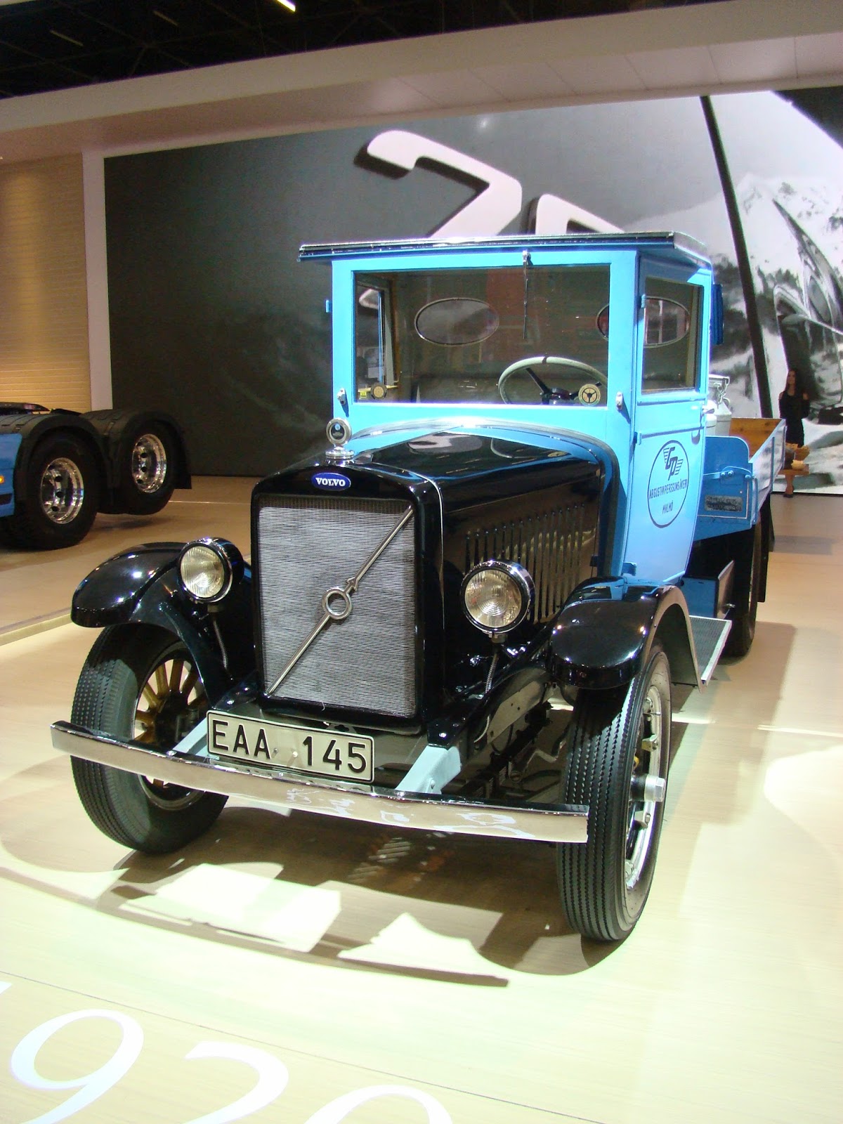 DIECIOCHO RUEDAS: VOLVO LV… 90 AÑOS DE HISTORIA…